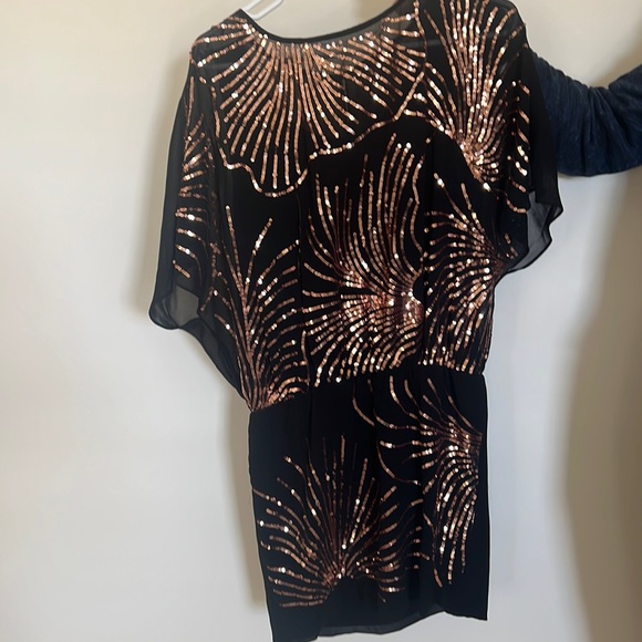 Dresses | Loose Up Top With Tighter Bottom Black And Rose Gold | Poshmark